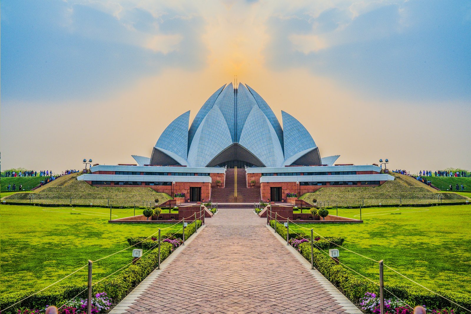 Delhi Places To Visit in Summer - Best tourist places to visit in Delhi